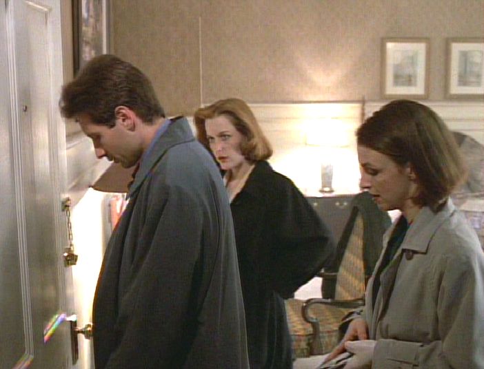 The X-Files Screen Grab Archive: Soft Light - 1