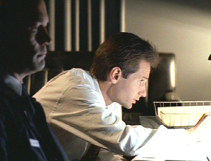 The X-Files Screen Grab Archive: Soft Light - 4
