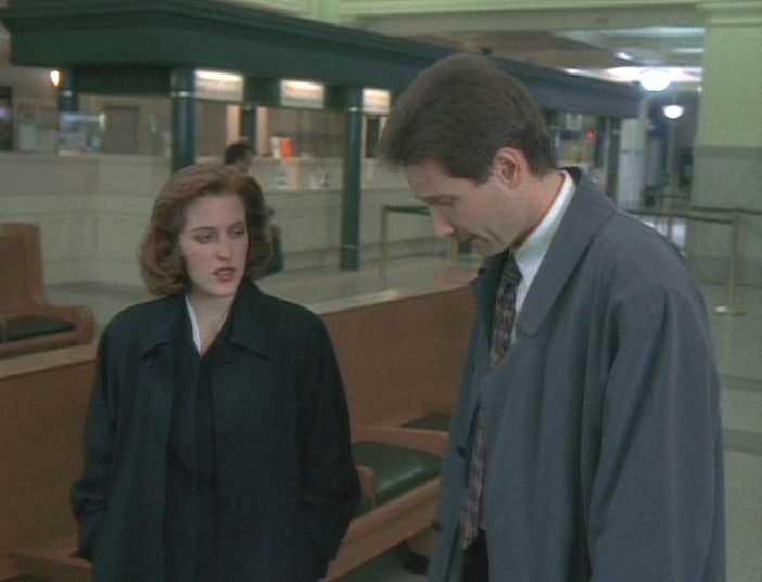 The X-Files Screen Grab Archive: Soft Light - 6