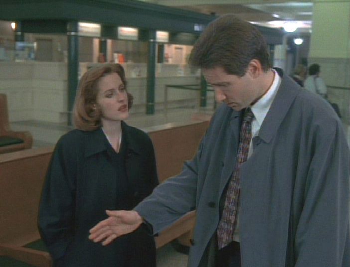 The X-Files Screen Grab Archive: Soft Light - 6