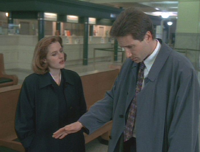 The X-Files Screen Grab Archive: Soft Light - 6