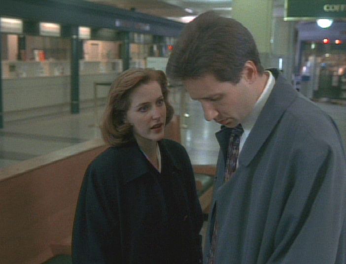 The X-Files Screen Grab Archive: Soft Light - 6